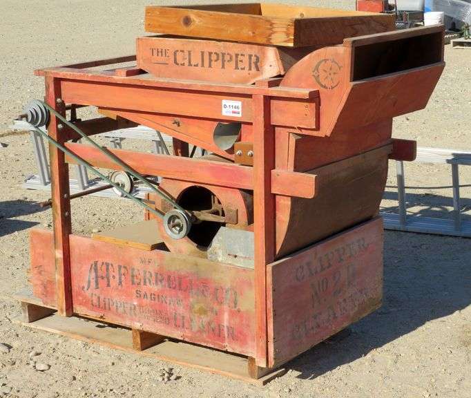 D-1146 Clipper Seed Cleaner - Pickett Auction Service