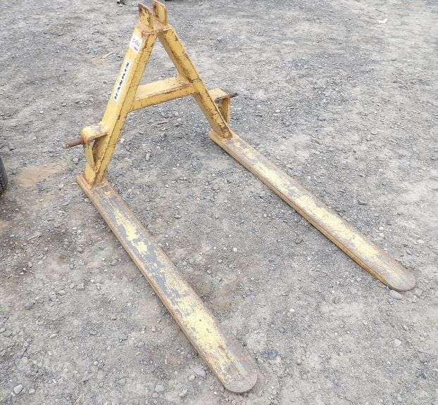 C-684 Rankin 3 Point Pallet Forks - Pickett Auction Service