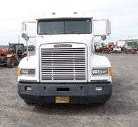 C-750 1995 Freightliner Toy Hauler Truck - Pickett Auction Service