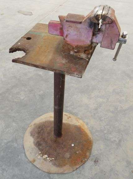 D-1521 Shop Vise Stand - Pickett Auction Service
