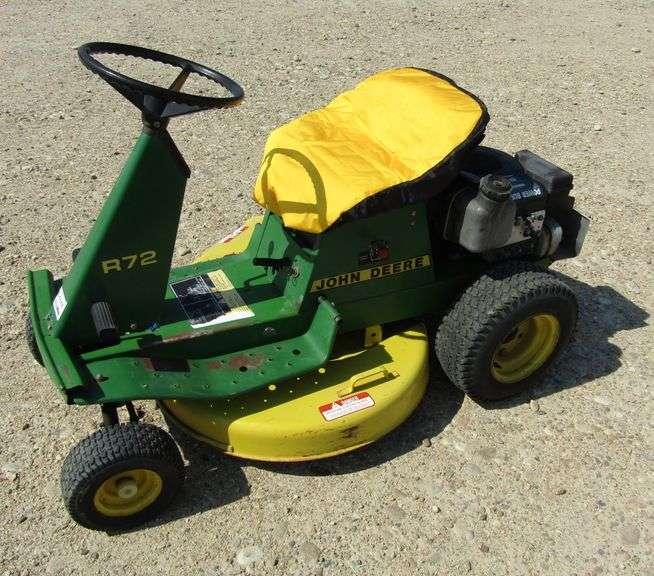 E-1117 John Deere R127 Lawn Mower - Pickett Auction Service