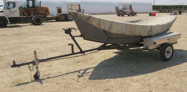 F-606 Wood Drift Boat + Trailer - Pickett Auction Service