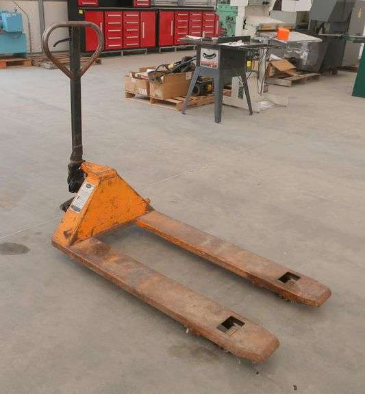 F-692 Multiton Hydraulic Pallet Jack - Pickett Auction Service
