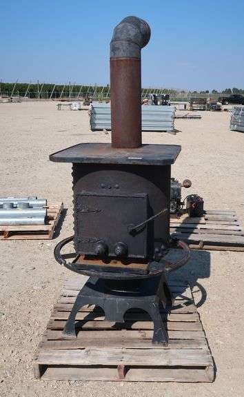 F-734 Wood Stove - Pickett Auction Service