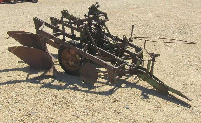 F-514 John Deere 2 Bottom 2 Way Plow - Pickett Auction Service