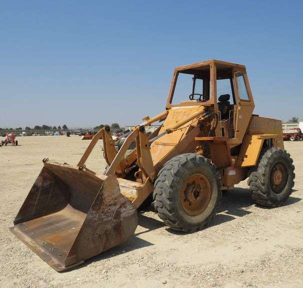 F-605 1975 Case W14 Wheel Loader - Pickett Auction Service