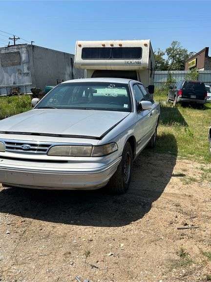 1996 FORD CROWN VICTORIA - Peak Auto Auctions