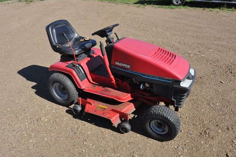 Snapper LE1642H Lawn Mower - Peterson Land & Auction LLC