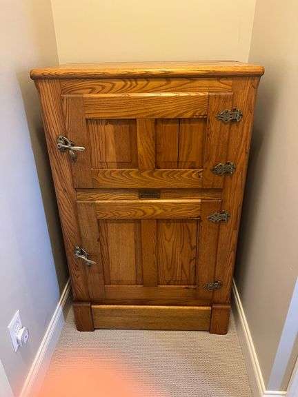 Gibson’s Cambria Antique Ice Box - Peterson Land & Auction LLC