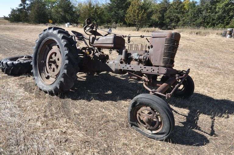 McCormick Farmall Model H tractor - Peterson Land & Auction LLC