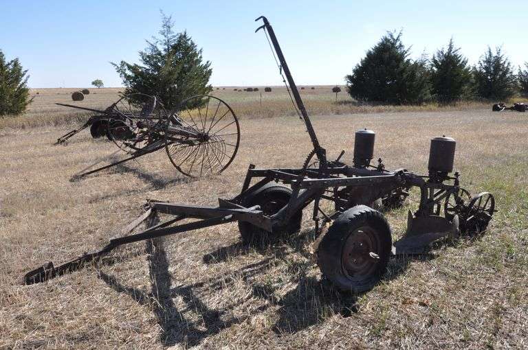 2-Row Lister - Peterson Land & Auction LLC