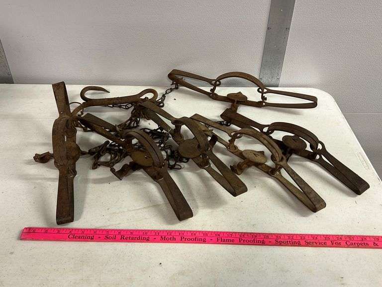 (6) Animal Jump Traps - Peterson Land & Auction LLC