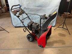 Toro Snowmaster 724 QXE Snowblower - Peterson Land & Auction LLC