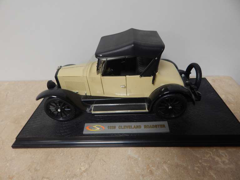 1920 Cleveland Roadster Model Car - Property Peddler