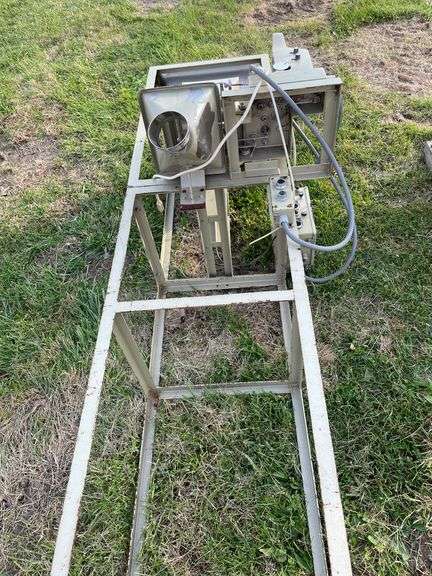 Syntron Vibra Flow Feeder with The Exact Weight Scale - Property Peddler