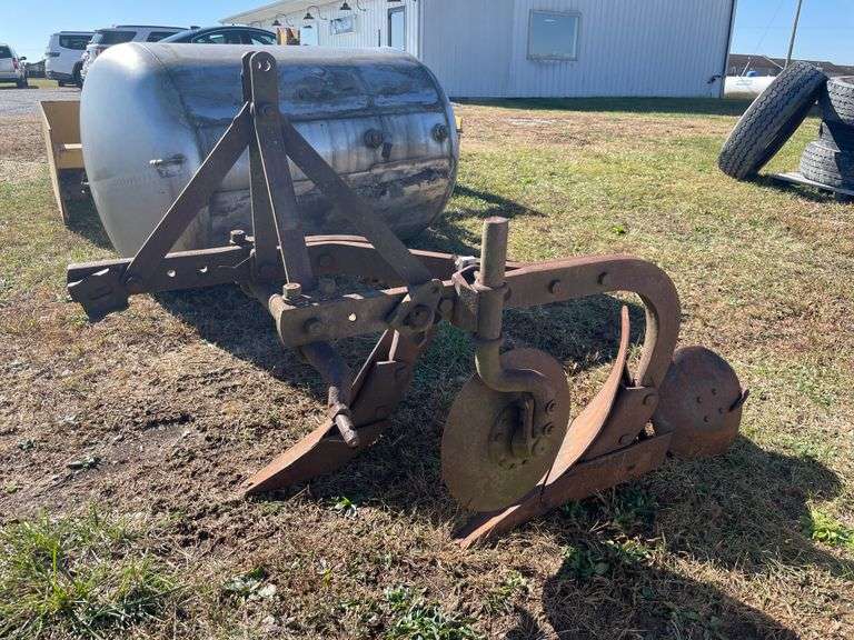Ferguson 2-Bottom Plow - Property Peddler