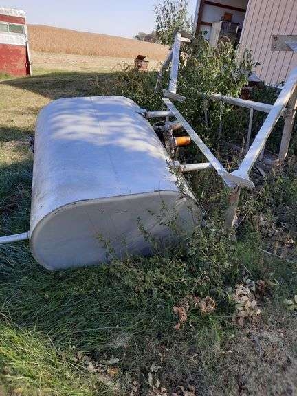 Stand Up Fuel Tank - Property Peddler