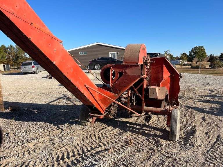 1 Row Case Corn Picker - Property Peddler