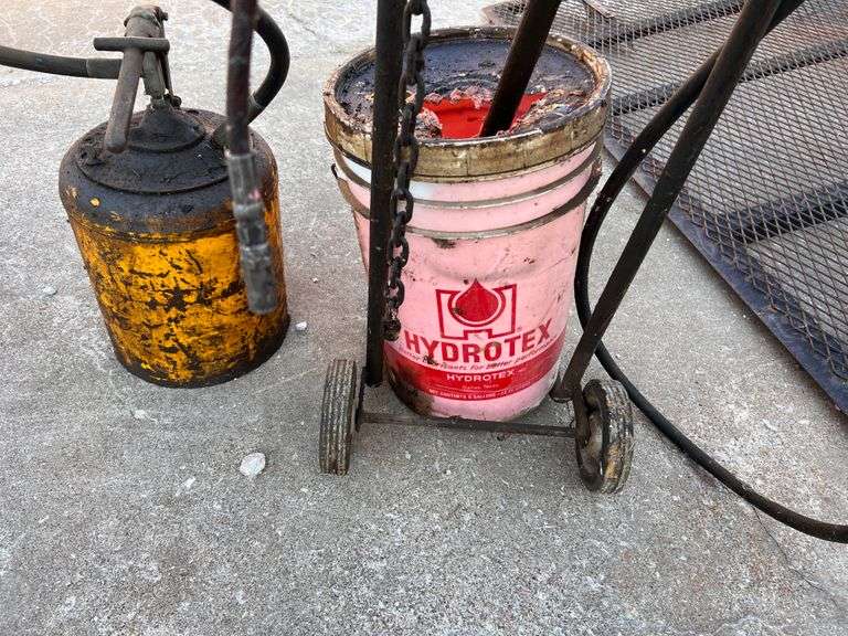 Grease, cart & Oiling Can - Property Peddler