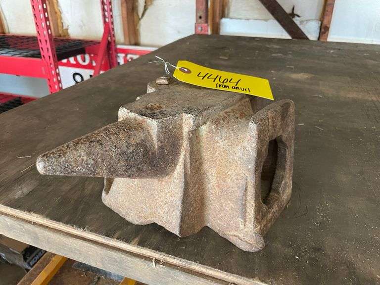 Small Cast Iron Anvil with Side Mount - Property Peddler