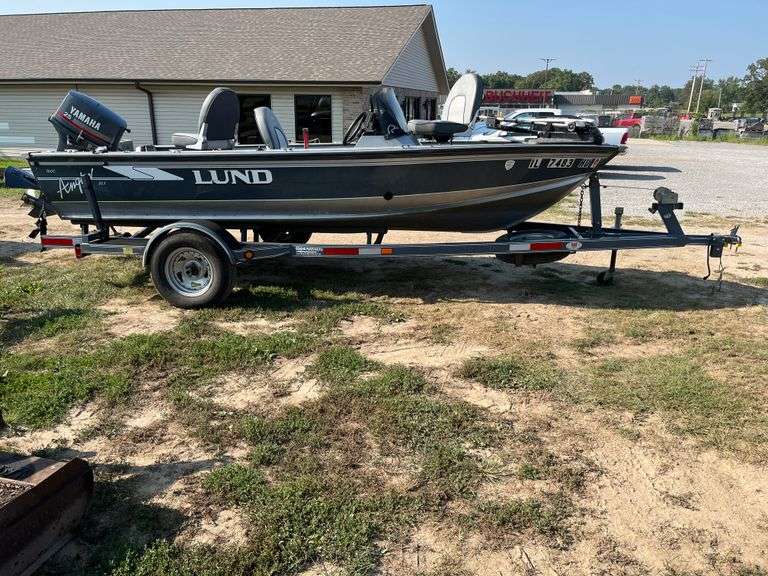 1995 Lund 1600 Angler Fishing Boat - Property Peddler