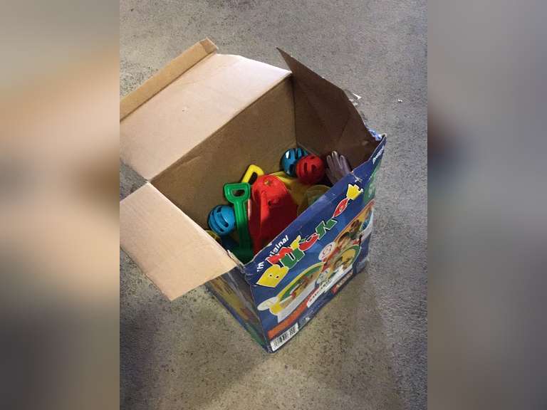 Mr. Bucket Game -- The Spinning & Moving Bucket of Fun! by Pressman ...