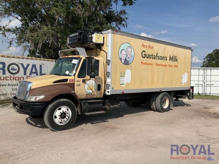 2003 International 4300 Reefer Box Truck - Royal Auction Group