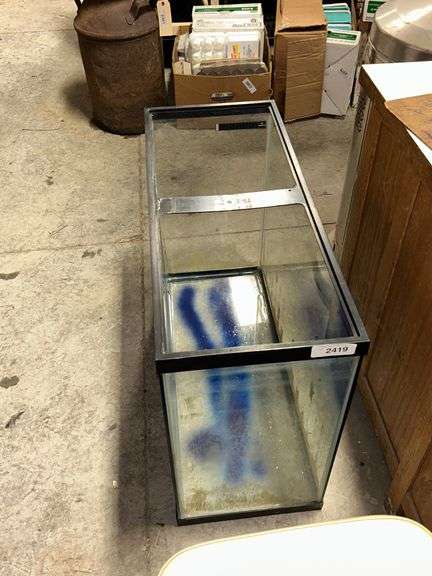 40 Gallon Tall Fish Tank - Rogers Community Auction Inc.