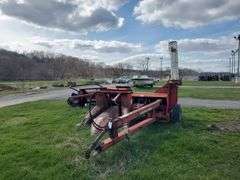 International 720 Chopper w/ Corn Head - Rogers Community Auction Inc.