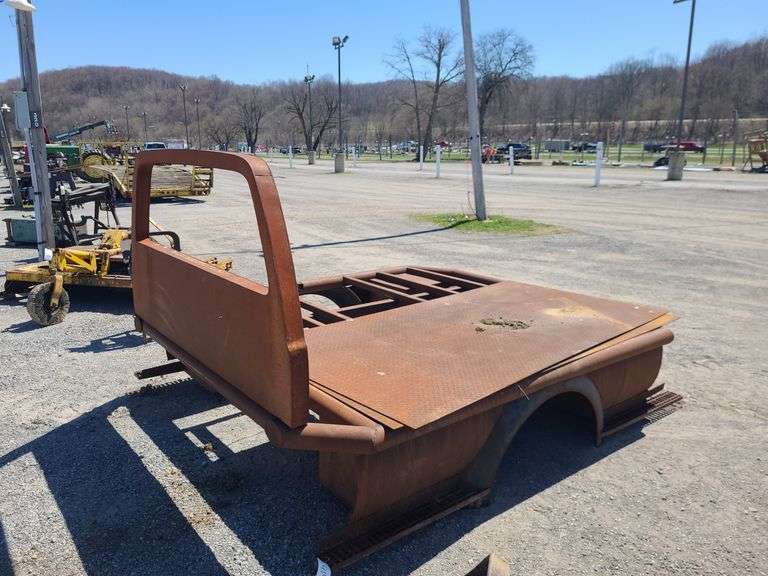 Steel Welders Truck Bed - Rogers Community Auction Inc.