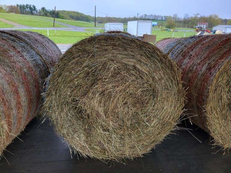 2 Round Bales 1st Grass Mix (4x4) Stored Inside - Rogers Community ...