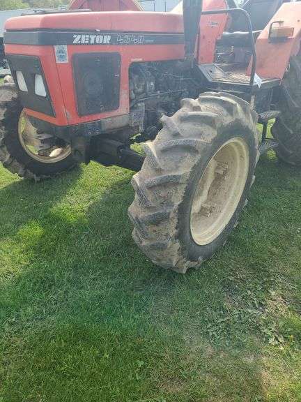 1999 Zetor 4340 Diesel Tractor - Rogers Community Auction Inc.