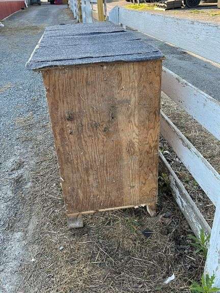 Rabbit Show Table - Rogers Community Auction Inc.