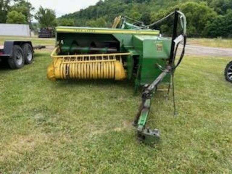 John Deere 336 Square Baler w/ Kicker - Rogers Community Auction Inc.