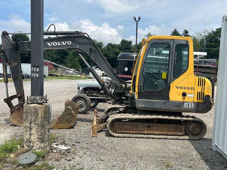2004 Volvo EC55 Escavator - Rogers Community Auction Inc.
