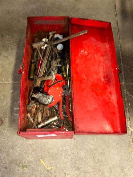 Tool Box w/ Tools - Rogers Community Auction Inc.