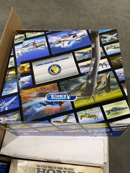 "ABSOLUTE"(2) Franklin Mint Precision Model Airplanes - RES Auction ...