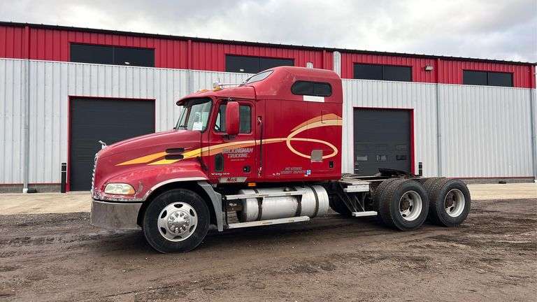 2000 Mack Vision 4600 Semi Truck - RES Auction Services