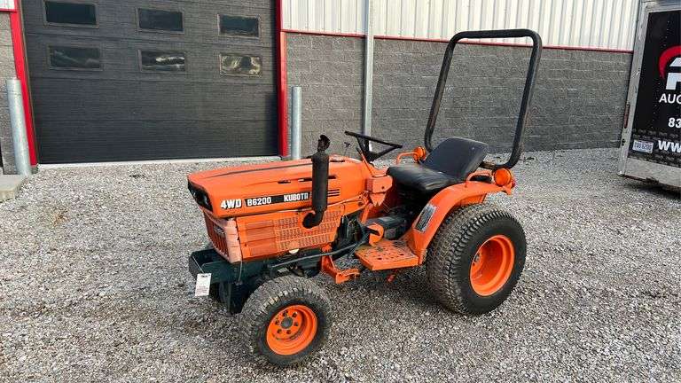 "ABSOLUTE" Kubota B6500 Garden Tractor - RES Auction Services