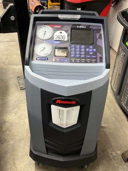 Robinair AC1234-6 A/C Recover, Recycle, Recharge Machine - RES Auction ...