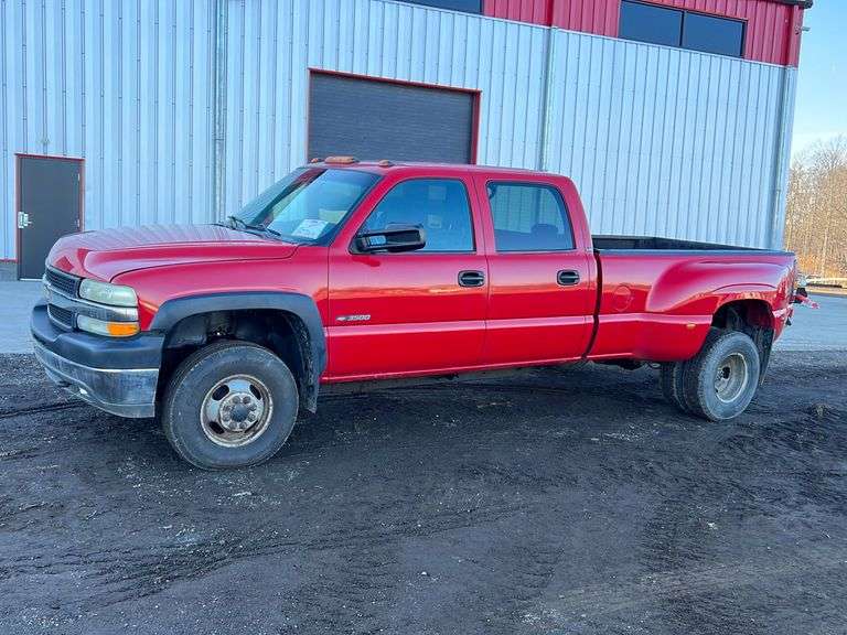 "ABSOLUTE" 2001 Chevrolet SK3 Crew Cab Pickup - RES Auction Services