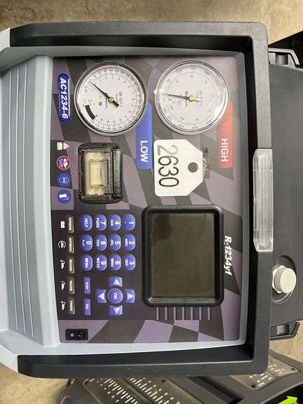 Robinair AC1234-6 A/C Recover, Recycle, Recharge Machine - RES Auction ...