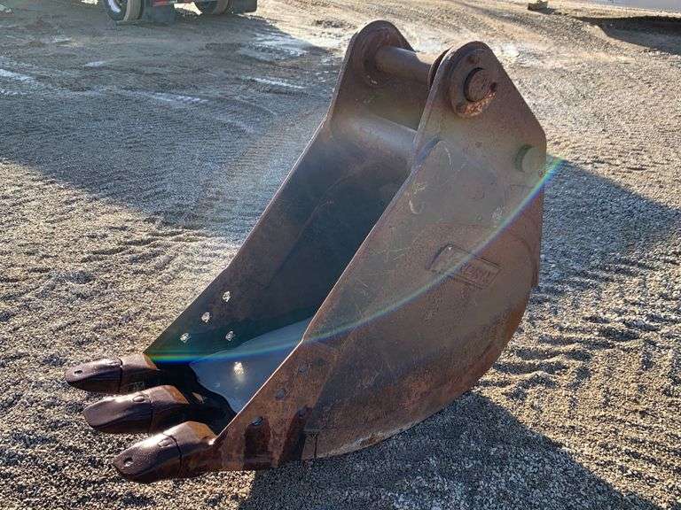 19" Hendrix Excavator Bucket - RES Auction Services