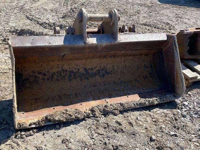 76" Ditching Bucket - RES Auction Services