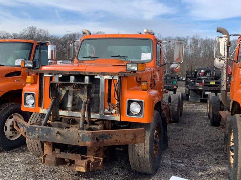 "ABSOLUTE" 1998 International 2554 Straight Truck - RES Auction Services
