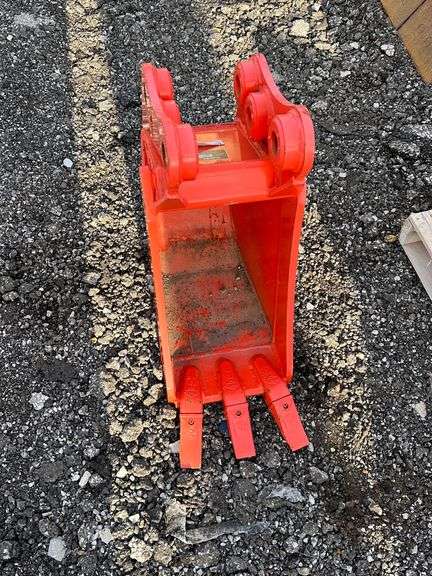"ABSOLUTE" Kubota K7792A 12" Tooth Bucket - RES Auction Services
