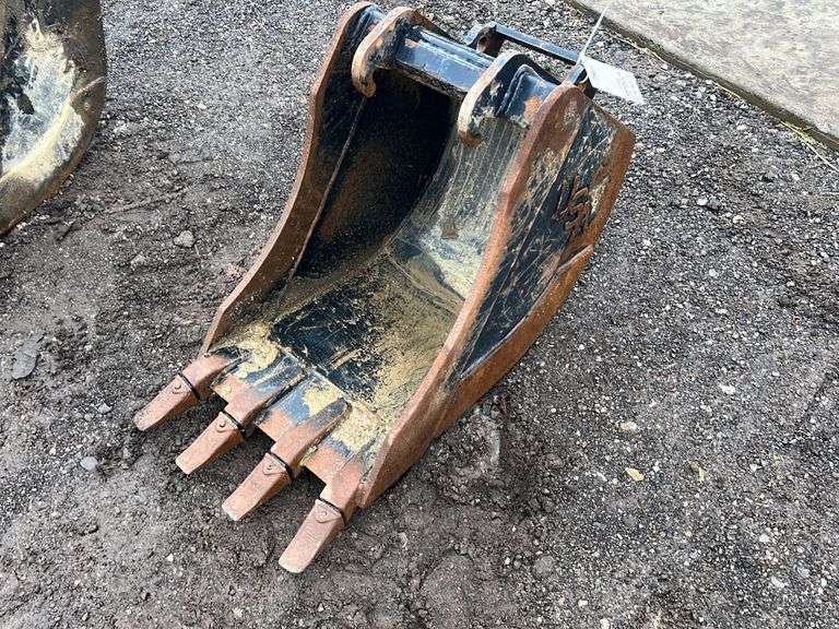 "ABSOLUTE" USA Attachments 18" Excavator Bucket - RES Auction Services