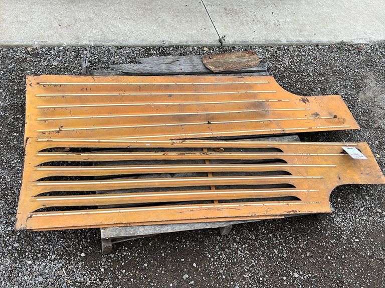 "ABSOLUTE" Side Panels For Tractor - RES Auction Services