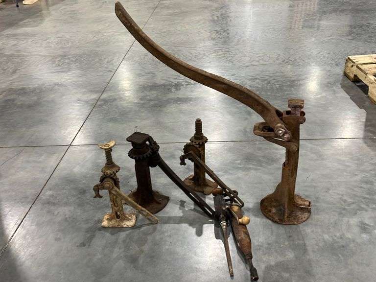 "ABSOLUTE" Assorted Vintage Jacks - RES Auction Services