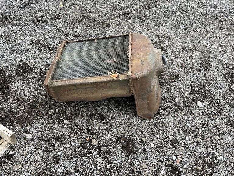 "ABSOLUTE" Fordson Radiator - RES Auction Services
